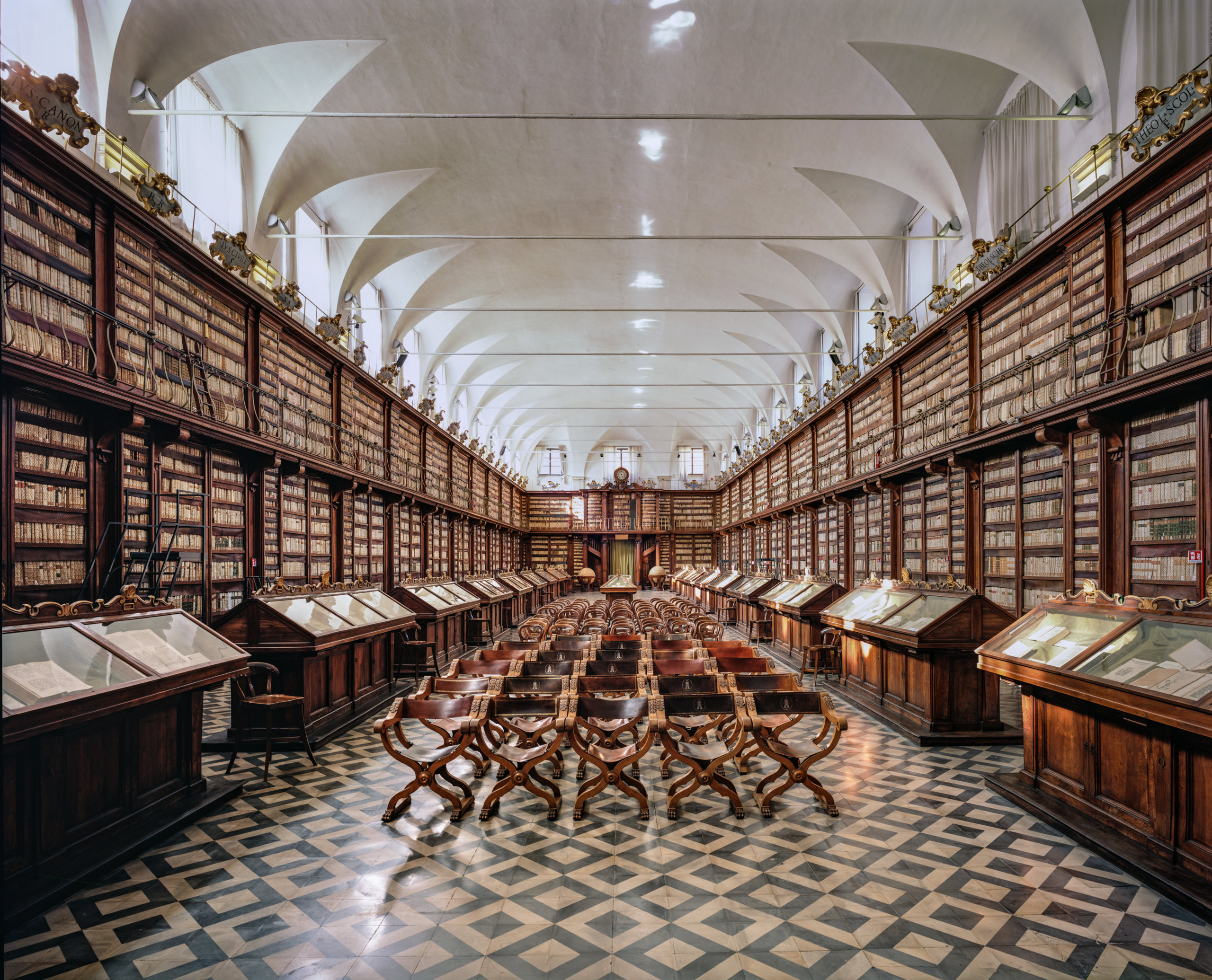 Libraries | The Photography of Ahmet Ertug